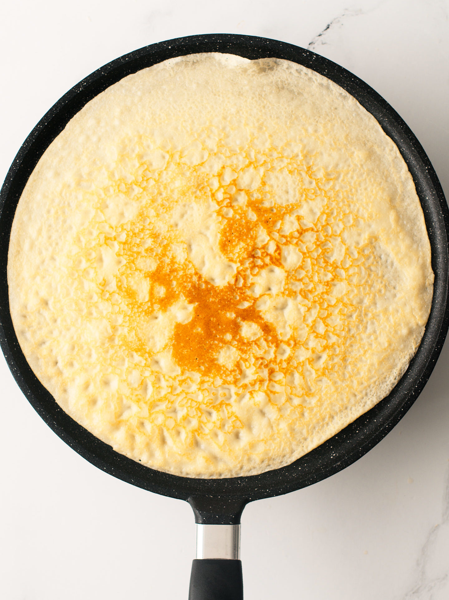 Easy Crepes (VIDEO) - bakecookrepeat.com